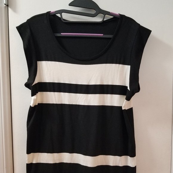 Tops | Balck And White Wide Stripe Tunic Length Tank | Poshmark